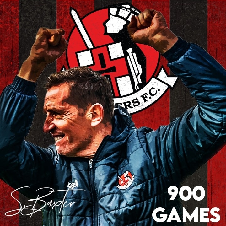 Stephen Baxter Reaches 900 Not Out